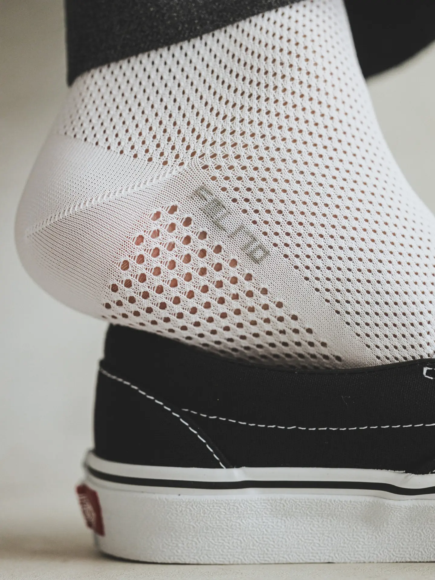 【Tabio MEN】軽い・涼しい・吸水・速乾 足裏までメッシュショート丈ソックス ( 062131187 ) | 靴下屋公式通販 Tabio オンラインストア