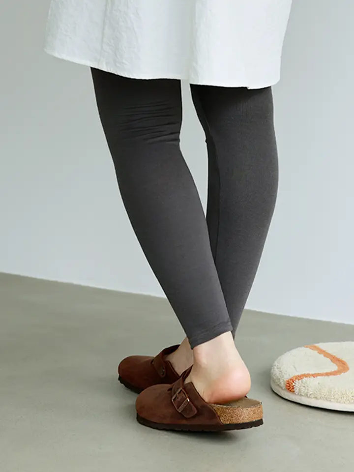 【絹肌Labo】コットンシルクレギンス10分丈 ( 051850007 ) | 靴下屋公式通販 Tabio オンラインストア